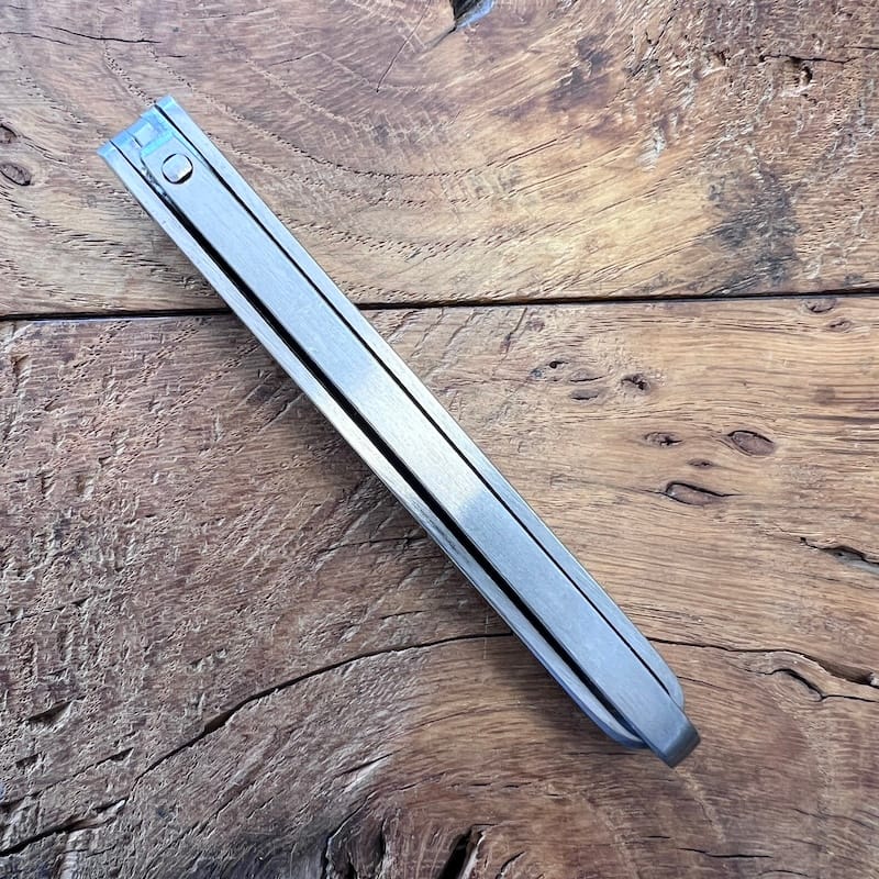 Couteau Yatagan – Couteau à bascule design et ergonomique